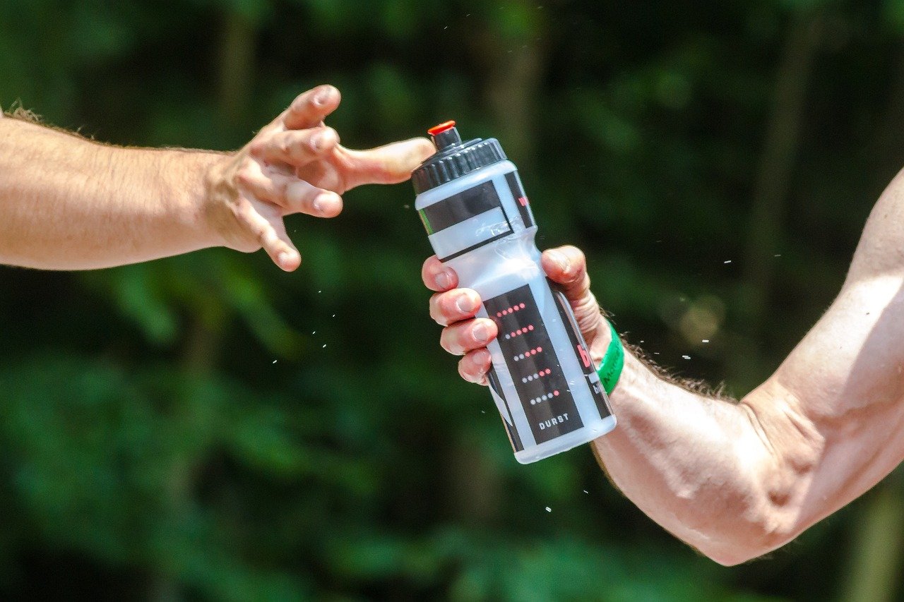 Las mejores bebidas con electrolitos para tomar antes y después de un ...